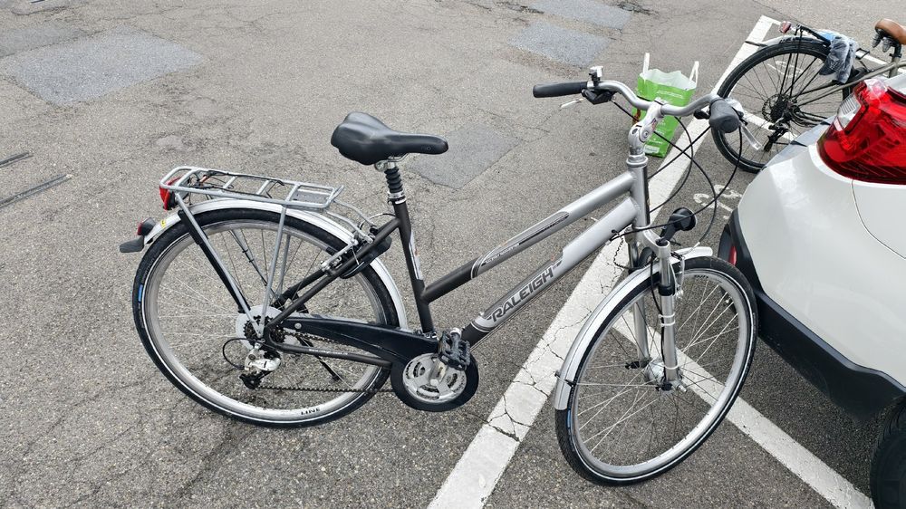 Raleigh Commuter Bike - Ready for Spring Rides! 🚲 (Gebraucht) in ...