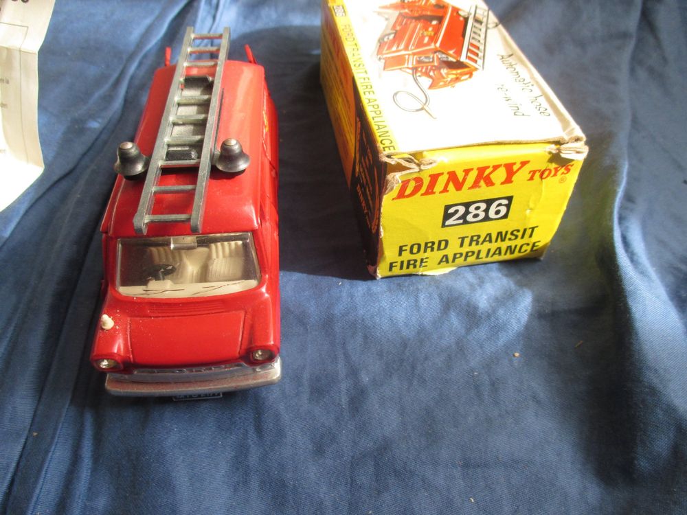 Ford Transit Fire Appliance (Dinky Toys 286) (Gebraucht) in Colombier ...