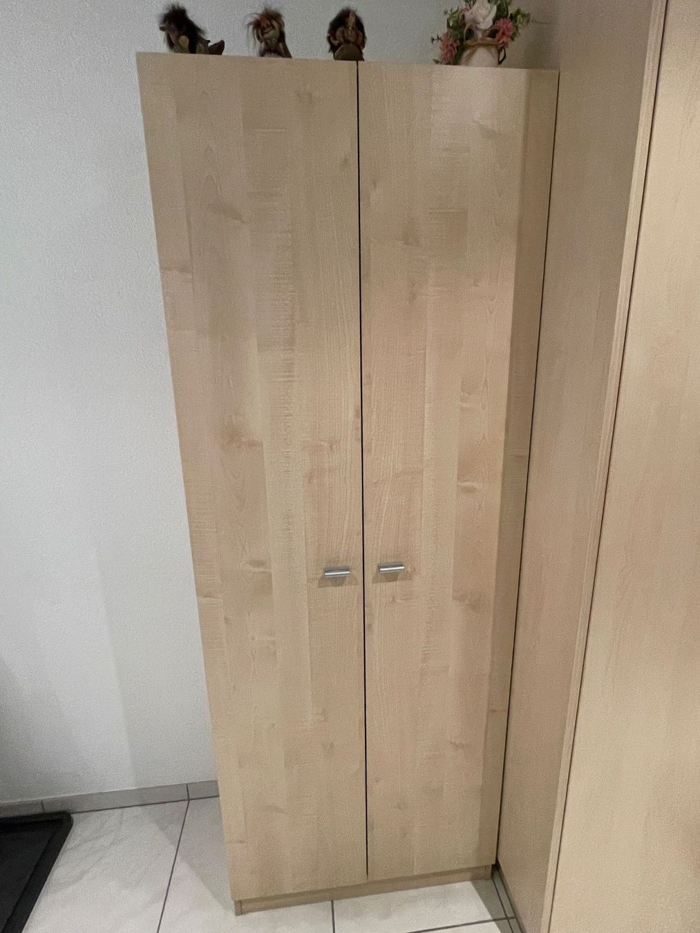 Garderobenschrank Holz hell mit Einlegeböden, guter Zustand (Gebraucht ...