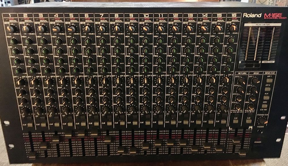 Roland M-16E - 16 Kanal Mischpult EQ Rackmixer (Gebraucht) in Forch für ...