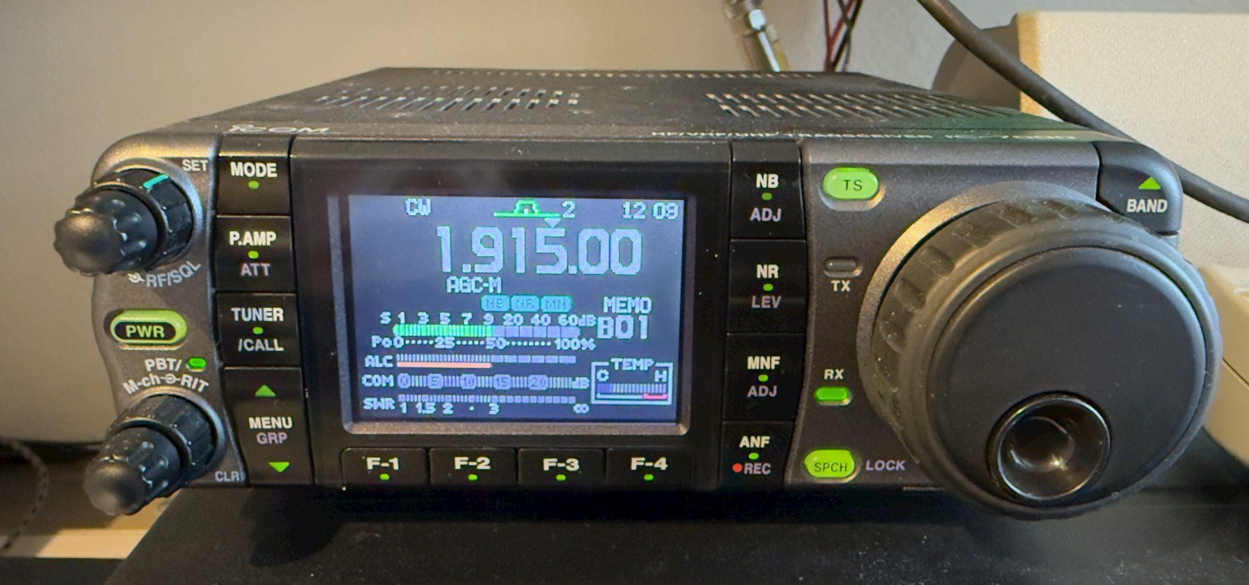 Icom IC-7000 HF+6m/VHF/UHF mit LDG IT-100 Antennentuner (Gebraucht) in ...