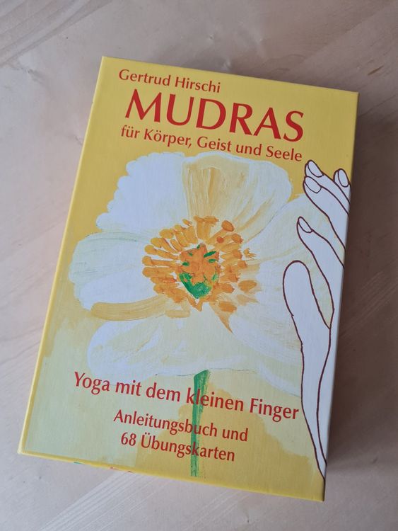 Karten Set MUDRAS mit den Fingern. Yoga, von Gertrud Hirschi (Gebraucht) in Hausen am Albis für ...