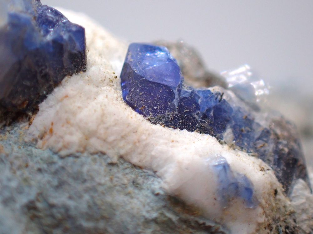 Benitoite from Gem Mine, San Benito Co., California, USA | Kaufen auf ...