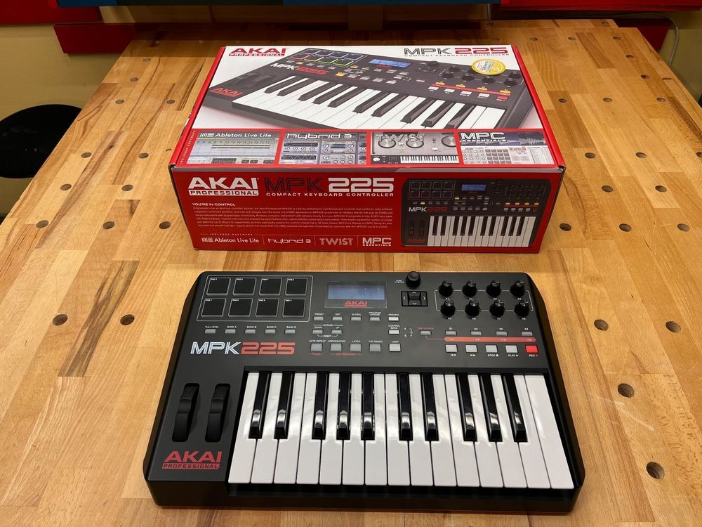 AKAI MPK 225 Midi Keyboard (Neu (gemäss Beschreibung)) in Buttisholz ...