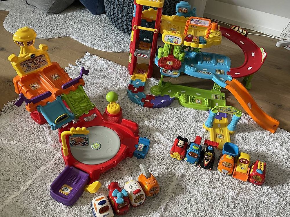 Vtech Tut Tut Baby Flitzer Parkgarage und Rennstrecke (Gebraucht) in ...