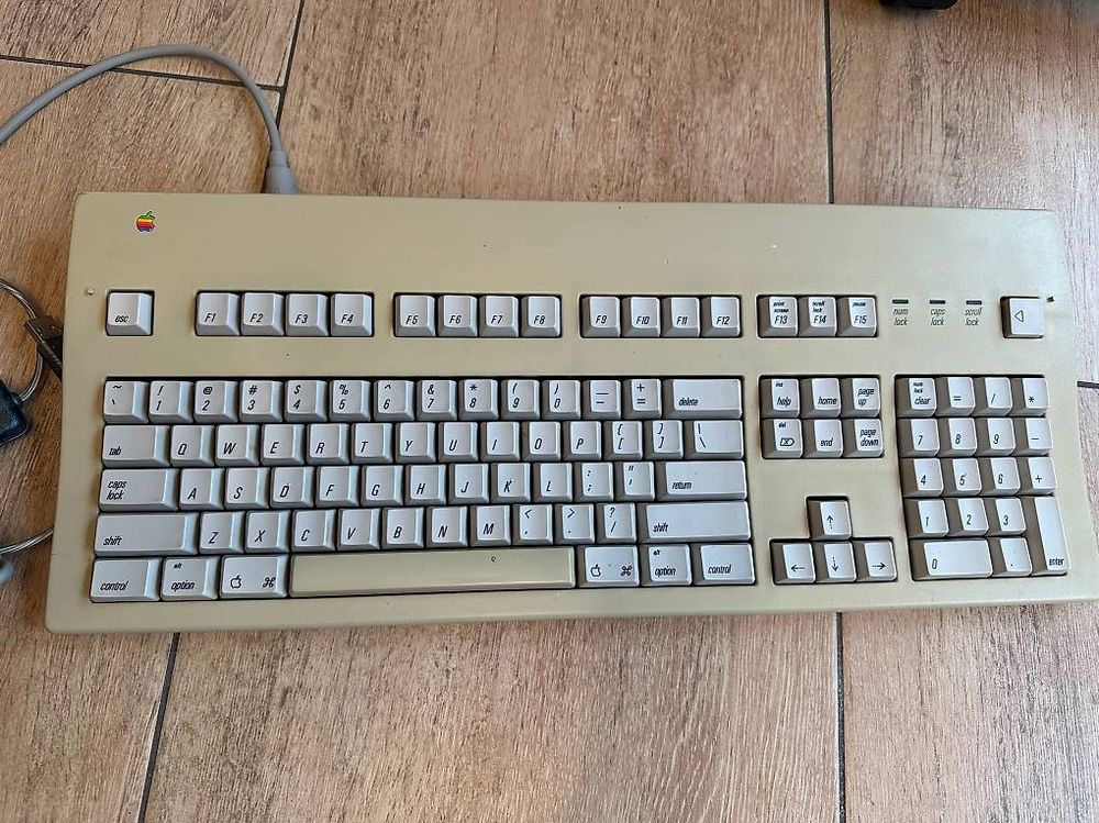 Apple Extended Keyboard II M3501 US Layout + ADB Adapter (Gebraucht) in ...