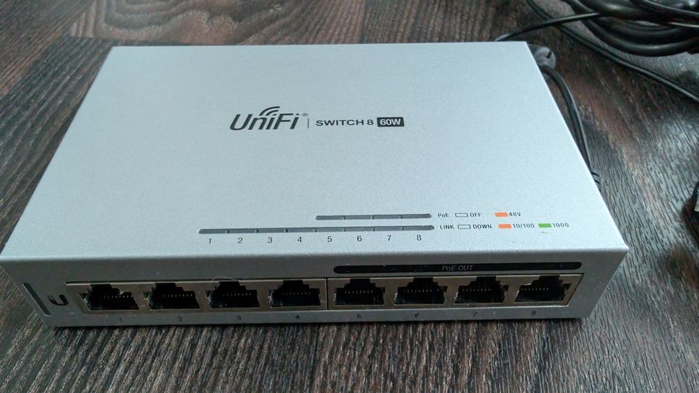Ubiquiti Unify Switch US-8-60W (PoE) (Gebraucht) in Zürich für CHF 79 ...