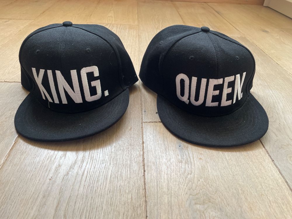 Caps King & Queen (Neu (gemäss Beschreibung)) in Bühler für CHF 7 – mit Lieferung auf Ricardo kaufen