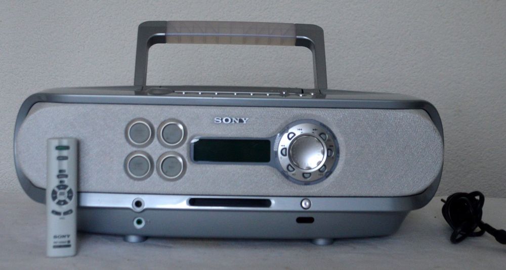 Boombox Sony ZS-M30 Portable MiniDisc / CD Radio (Gebraucht) in Collonges für CHF 160 – mit ...