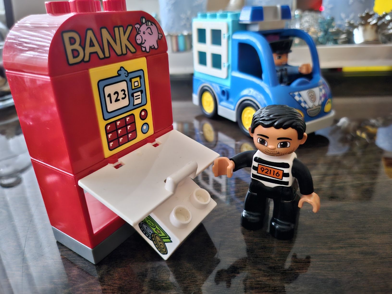 Lego Duplo Polizei Set mit Bank, Auto und Figuren (Gebraucht) in ...