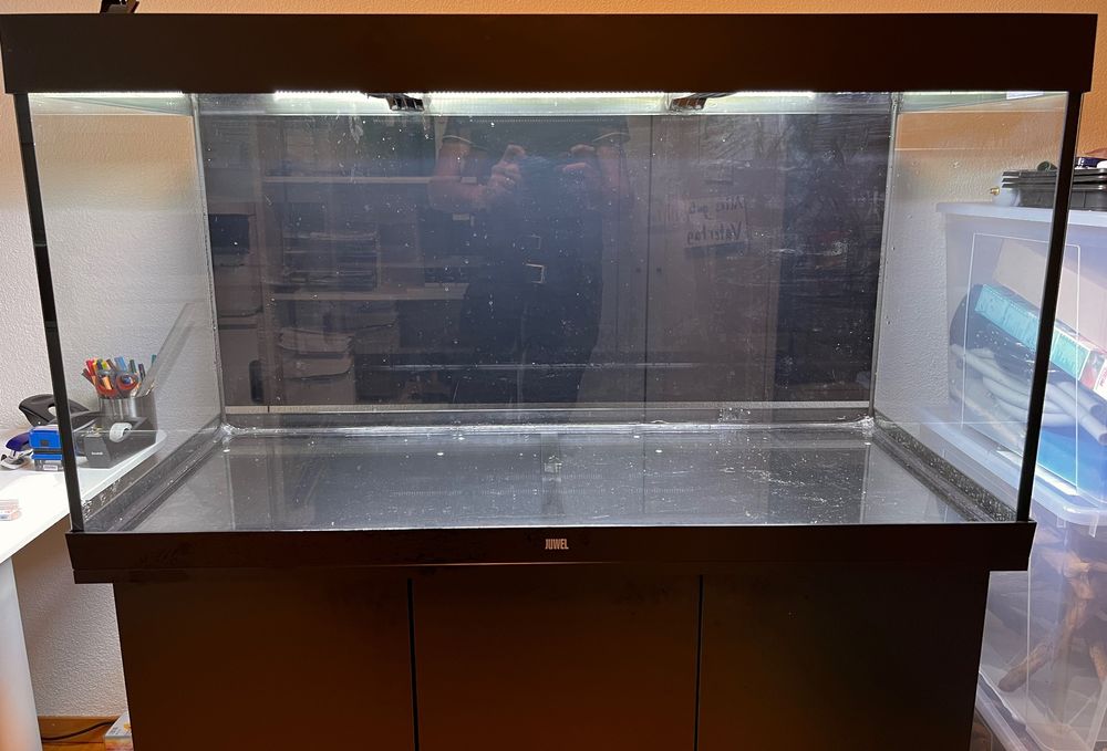 Aquarium Juwel Rio 350 mit Unterschrank und LED Licht (Gebraucht) in ...