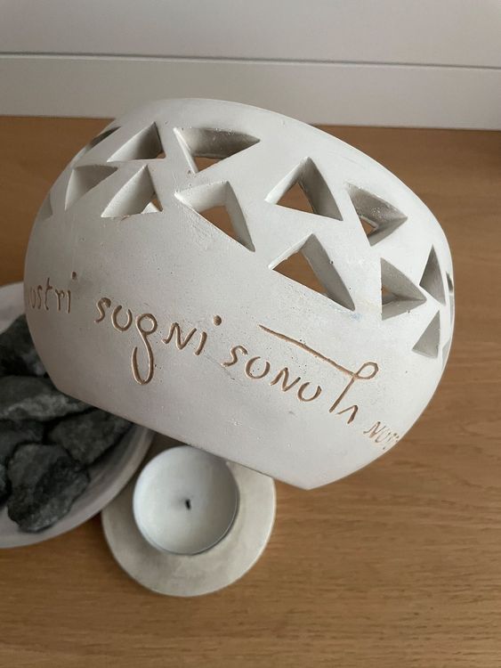 Weisse Duftlampe aus Keramik/Ton mit Aufguss-Steinen (Gebraucht) in Immensee für CHF 8 – mit ...