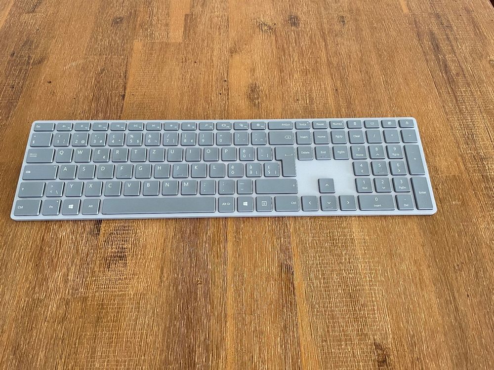 MICROSOFT SURFACE KEYBOARD 1st Gen. / BLUETOOTH | Kaufen auf Ricardo
