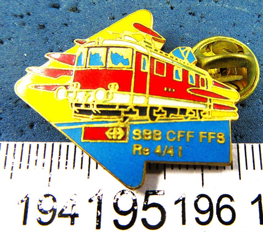 SBB CFF FFS Re4/4 1 E-LOK PIN ENAMEL GOLDIG (Gebraucht) in Ettingen für ...