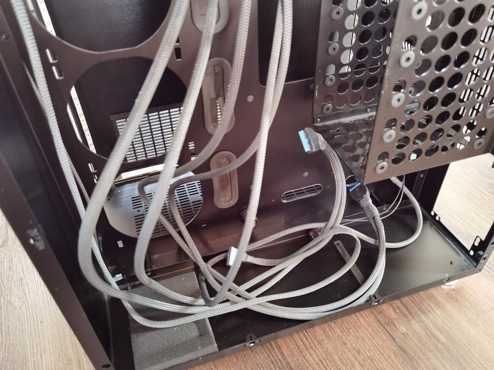 Lian-Li PC-O9 Gehäuse mit integrierten LED, sleeves PC-Case | Kaufen ...