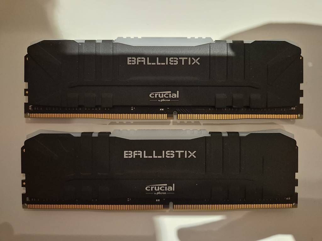 Crucial RAM Ballistix RGB DDR4 3200 2x8 GB (16GB) (Gebraucht) in ...