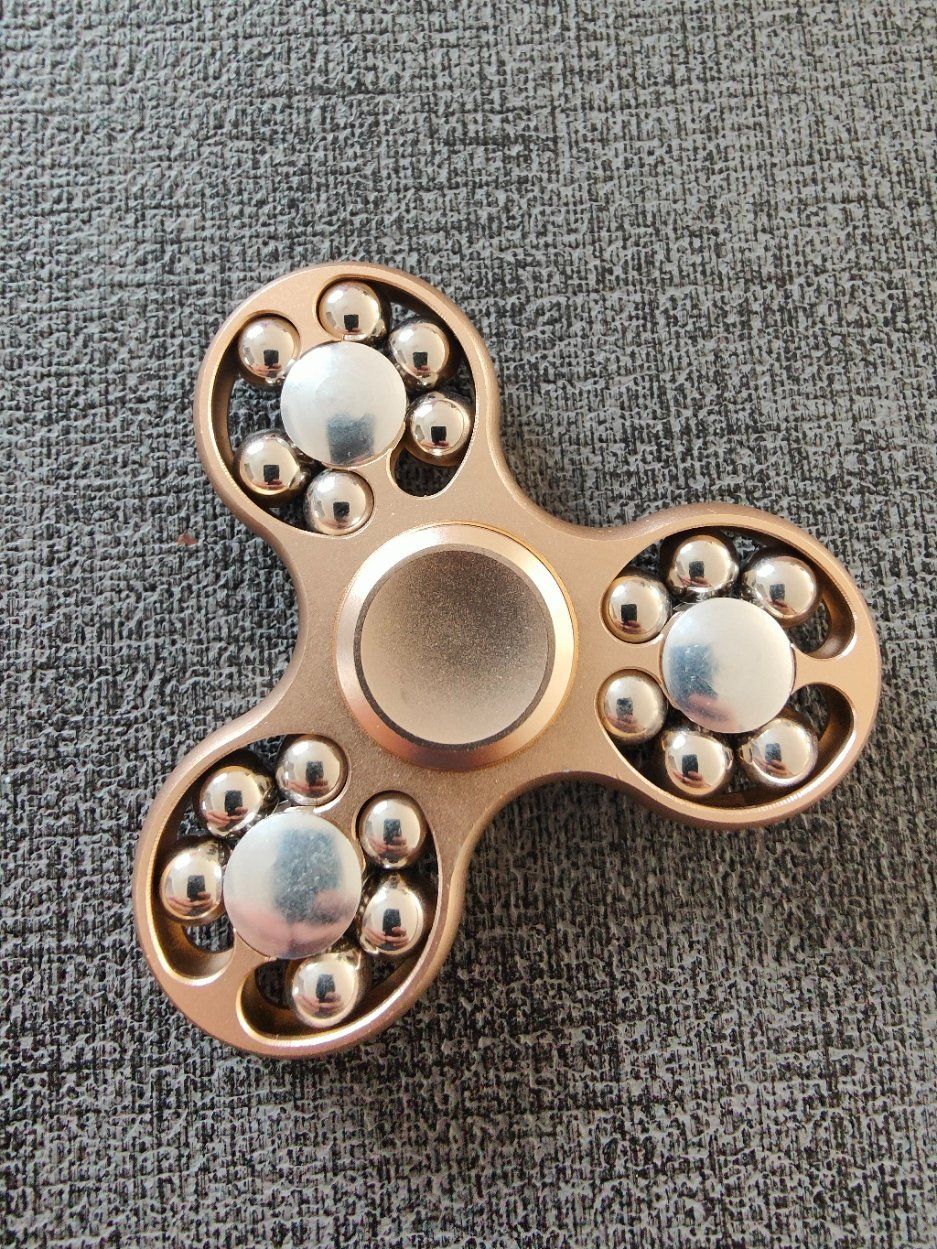 Fidget Spinner (Gebraucht) in Maur für CHF 12 – mit Lieferung auf ...