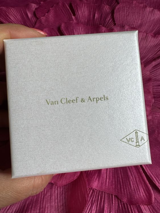 Van Cleef & Arpels SCHMUCKBOX FÜR KETTE (Neu (gemäss Beschreibung)) in ...