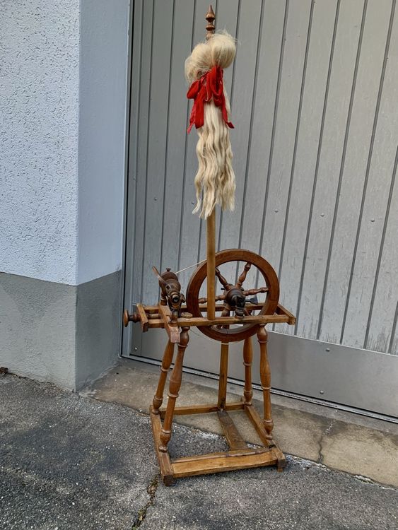 Antikes Spinnrad aus Holz, Rarität! Handarbeit (Gebraucht) in ...