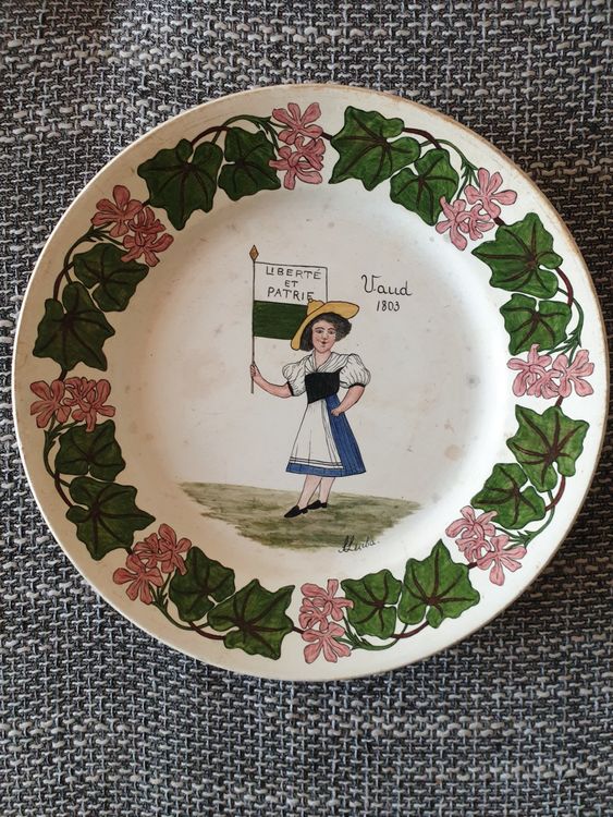 Alte Teller aus West Schweiz (Gebraucht) in Arbon für CHF 9 – mit ...