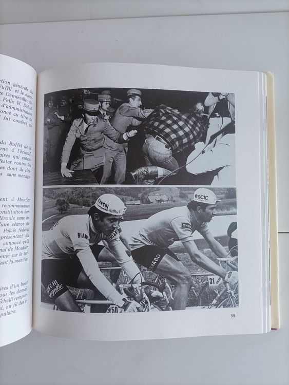 CH77 Journal suisse de l’année (+ dédicace) / José Ribeaud / (D ...