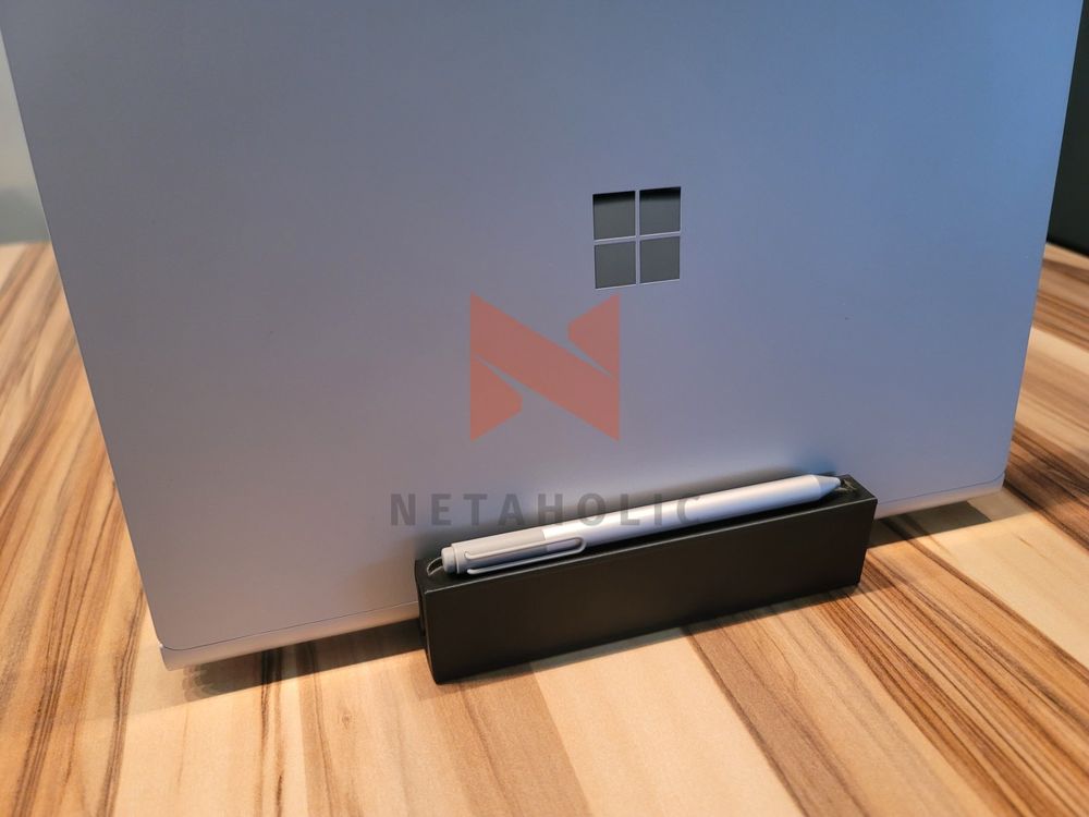 Multifunktionaler Ständer für das Microsoft Surface Book (Neu (gemäss ...