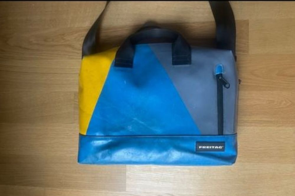 Freitag F305 roy laptop (D'occasion) à Colombier NE pour CHF 95 – avec ...