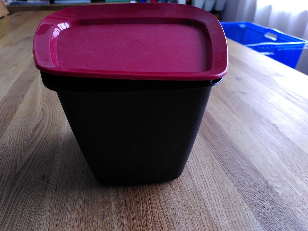 kleiner Eimer, Rival, schwarz-rot, 11 x 14 x 16 cm (Gebraucht) in Felben-Wellhausen für CHF 1 ...