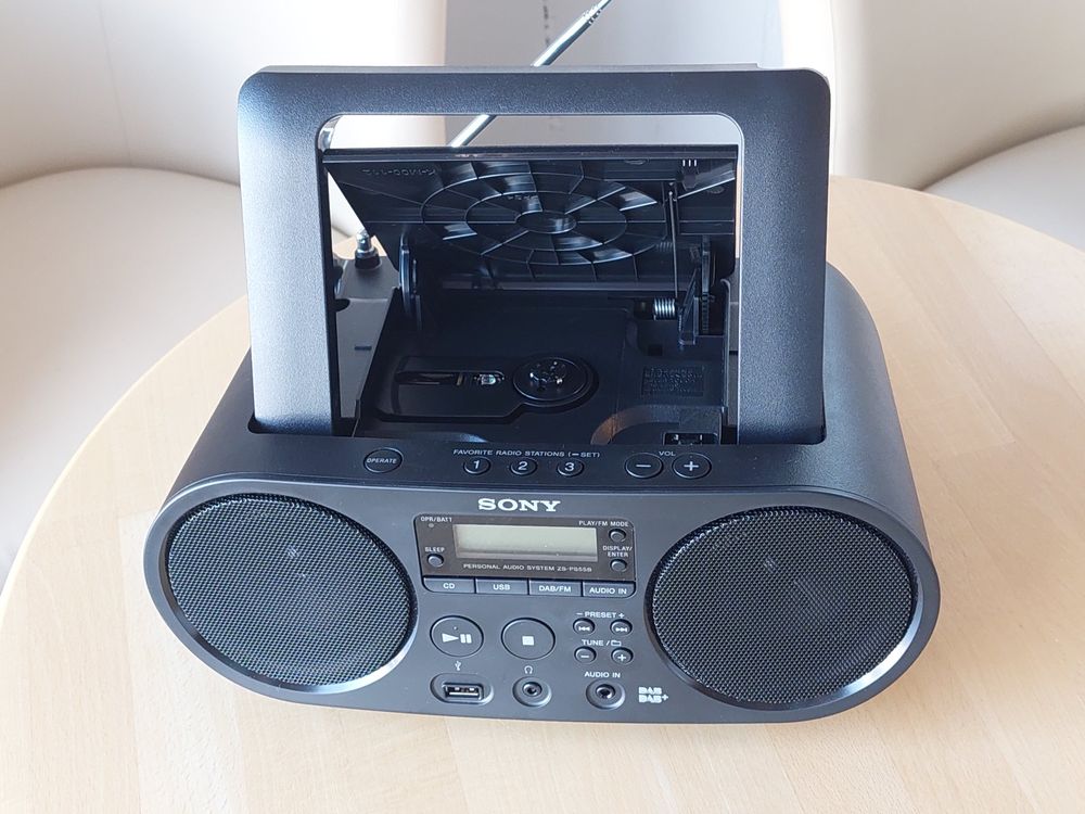 Sony DAB+ Digital Radio, CD Player, Boombox | Kaufen auf Ricardo