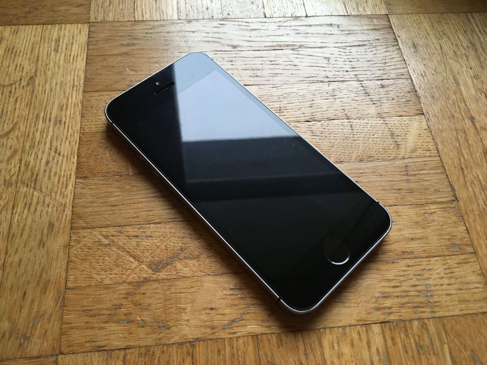 Apple iPhone SE (1st Generation) 64GB (Gebraucht) in Lausanne für CHF ...