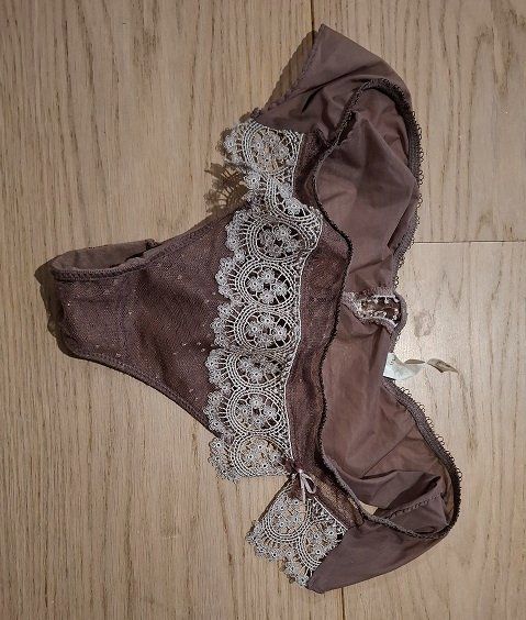 String /String/ Thong (Gebraucht) in für CHF 15 – mit Lieferung auf ...