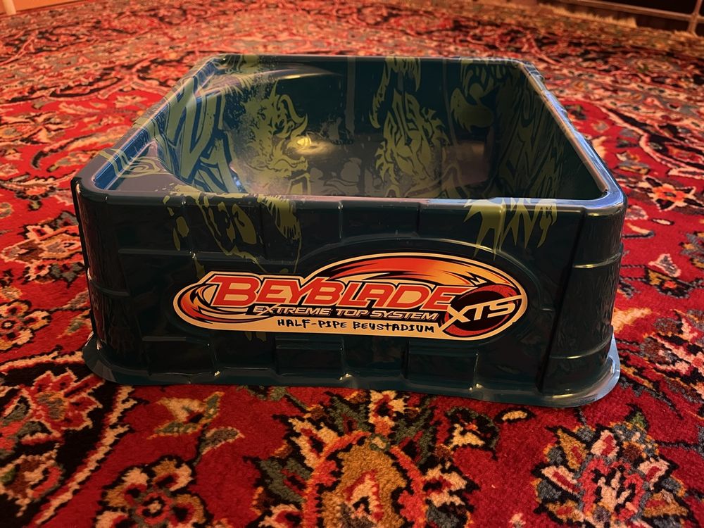 Beyblade arena Extreme Top System Half-Pipe Beystadium (Gebraucht) in ...