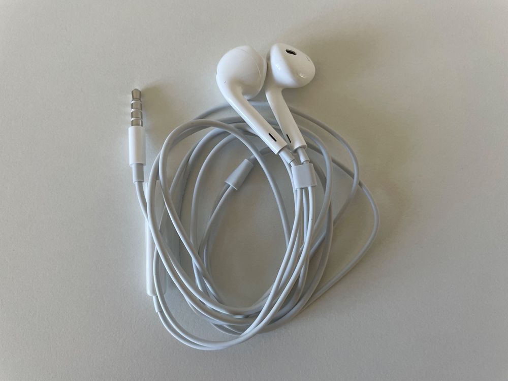 Original Apple Earpods mit 3.5mm-Stecker (neu und unbenutzt) (Neu ...