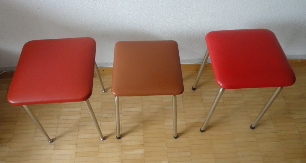 Hocker gepolstert m.verchromten Beinen 60/70er Jahre, 3Stk. | Kaufen auf Ricardo