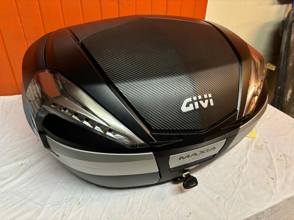 Top Case GIVI Maxia 56L (D'occasion) à Neuchâtel pour CHF 110 – avec ...