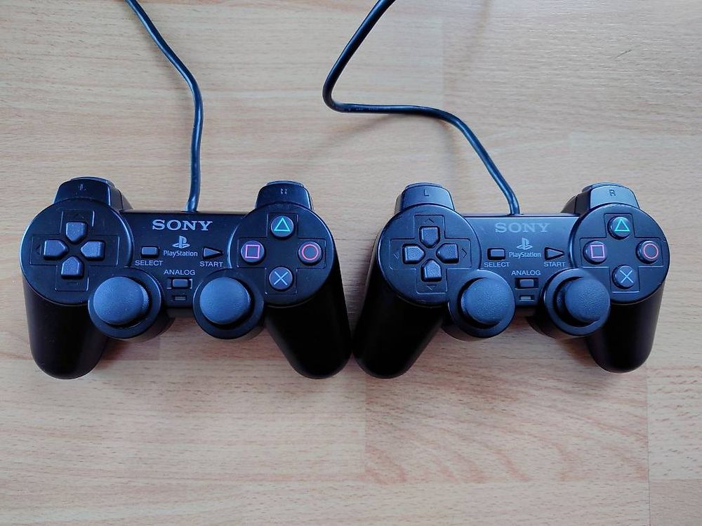 PS2 Controller (Gebraucht) in Leuzigen für CHF 29 – mit Lieferung auf ...