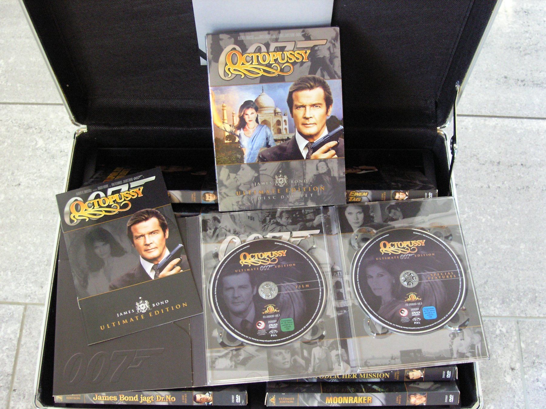 James Bond 007 Ultimate Monster Case Collection (40 DVDs) (Neu (gemäss ...