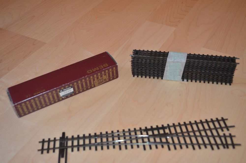 24 Bemo Schienen gerade + lange Weiche / Code 70 (Gebraucht) in Cavardiras für CHF 25 – nur ...