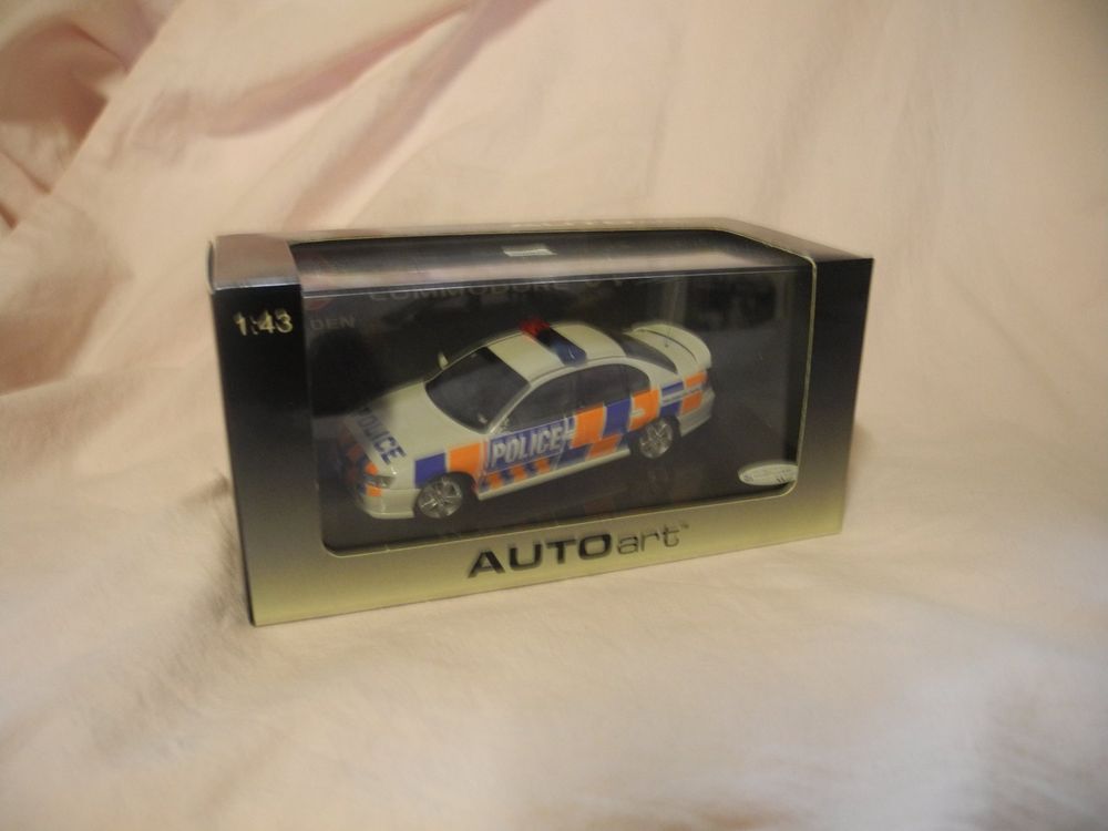 AUTOART 53425 HOLDEN COMMODORE NEW ZEALAND POLICE 1:43 MIB | Kaufen auf ...