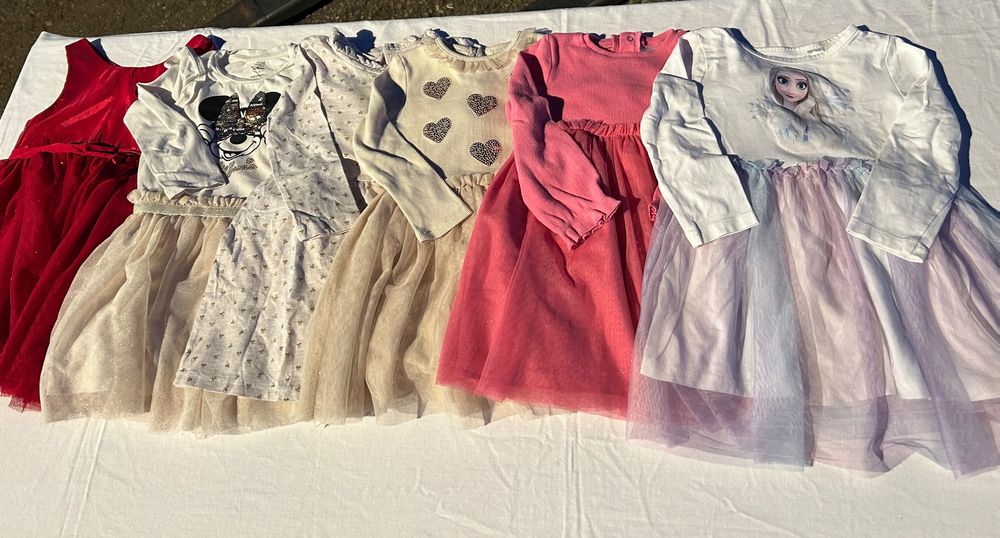 Mädchen Kleider Paket, Grösse 98 (Gebraucht) in Wittenbach für CHF 28 ...