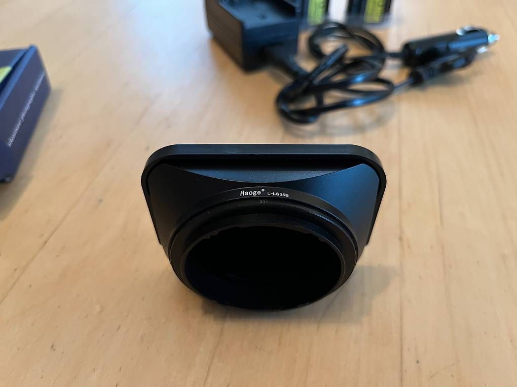 Haoge LH-S35B Lens Hood for Sony Zeiss 35mm F2.8 (Gebraucht) in Cugnasco für CHF 35 – mit ...
