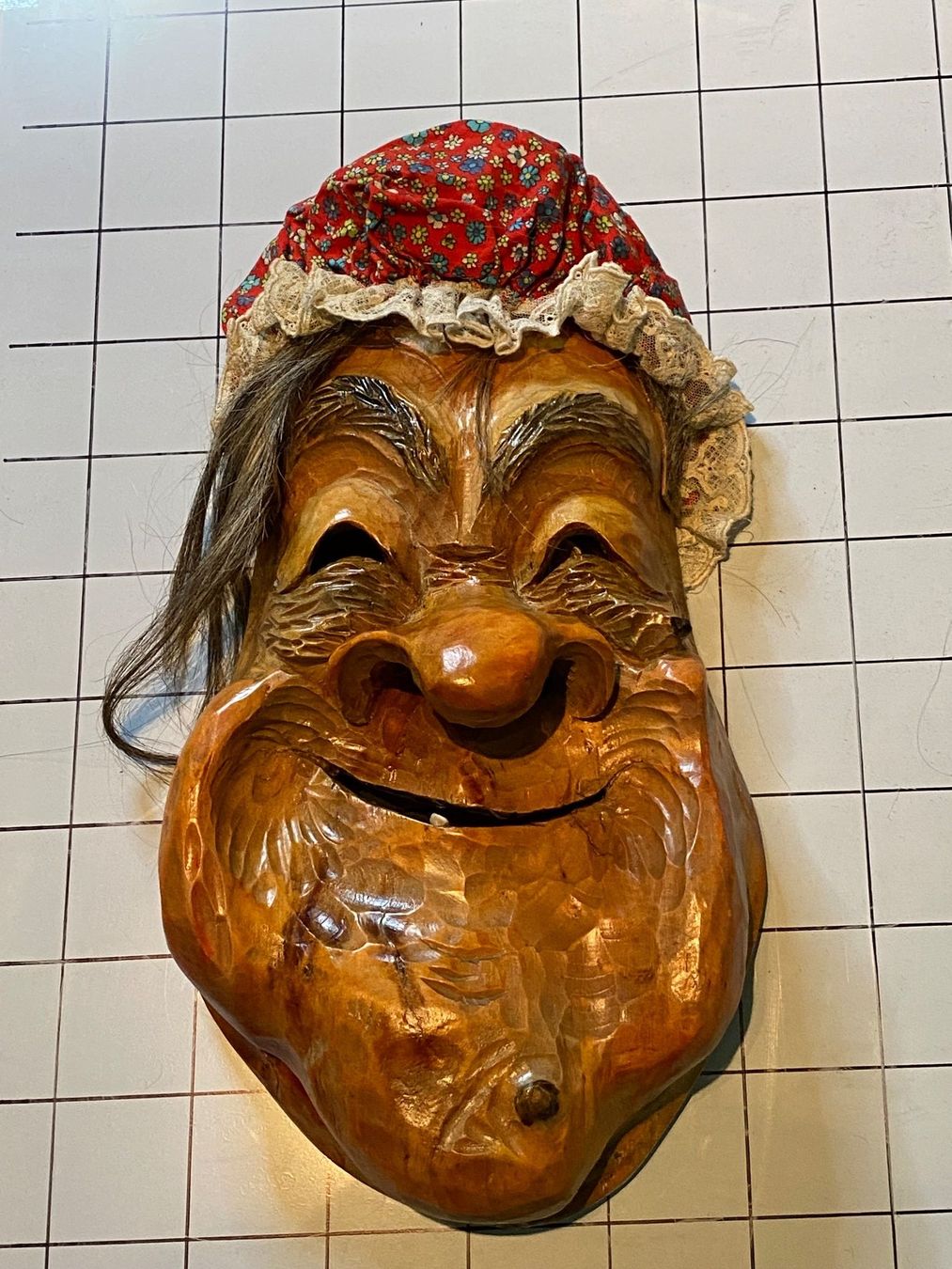 Zwei sehr grosse Krienser Masken - DEKO - Walter Ziehlmann (Gebraucht ...