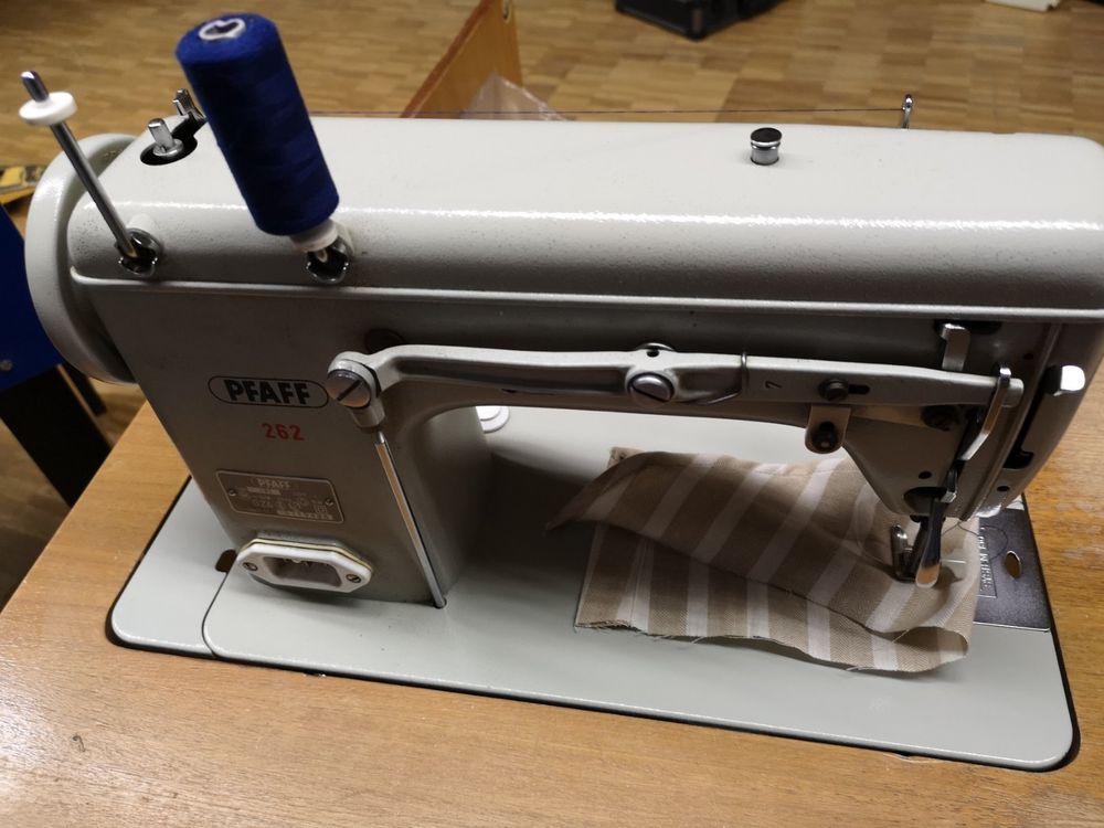Pfaff Nähmaschine | Kaufen auf Ricardo