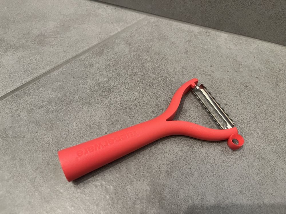 Tupperware Sparschäler (Neu (gemäss Beschreibung)) in Othmarsingen für ...