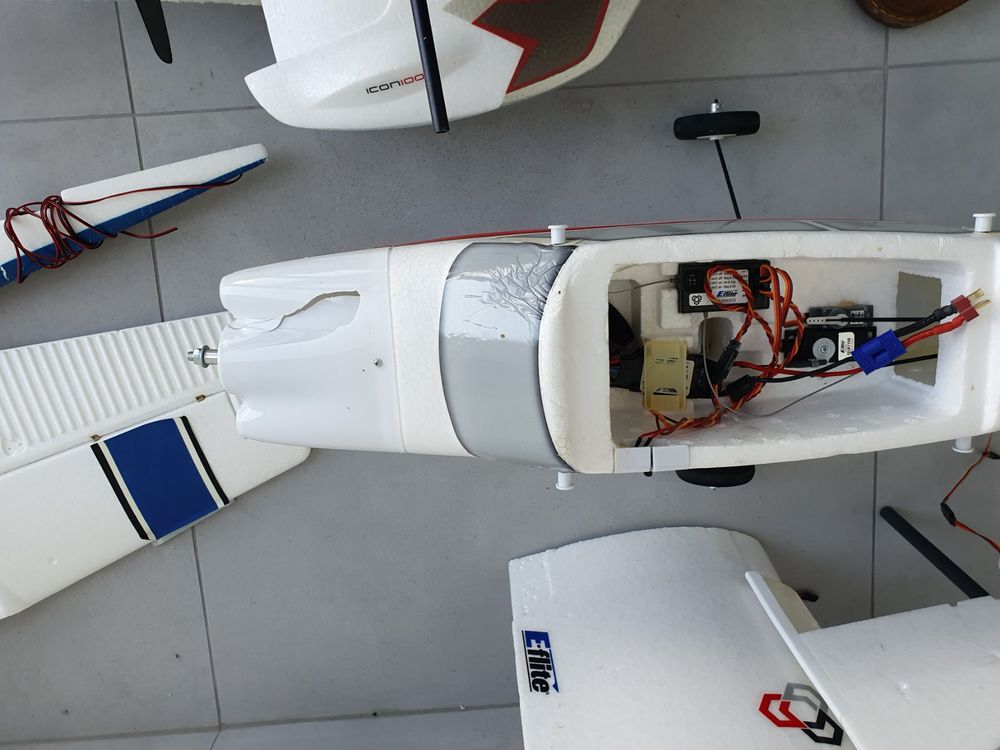 Concept X, Cessna 182, Apprentice S 15e, Icon A5 (Defekt) in Balsthal ...