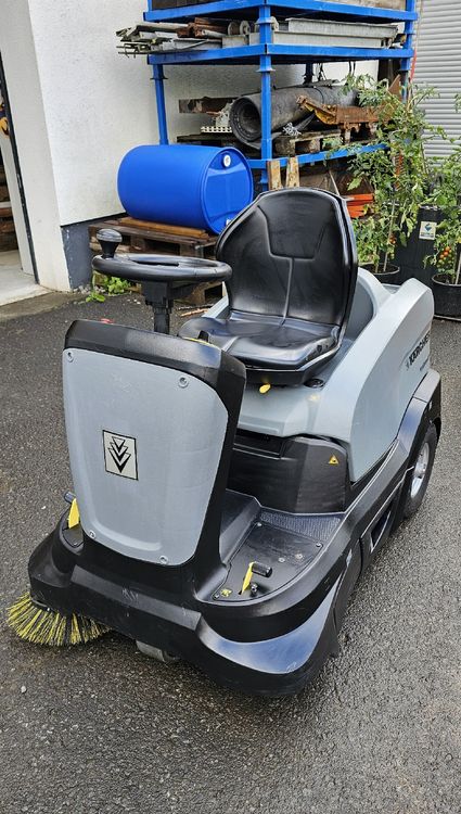 Kärcher KM90/60R Kehrsaugmaschine, Putzmaschine, nur 105 Std (Gebraucht) in Mühlehorn für CHF ...