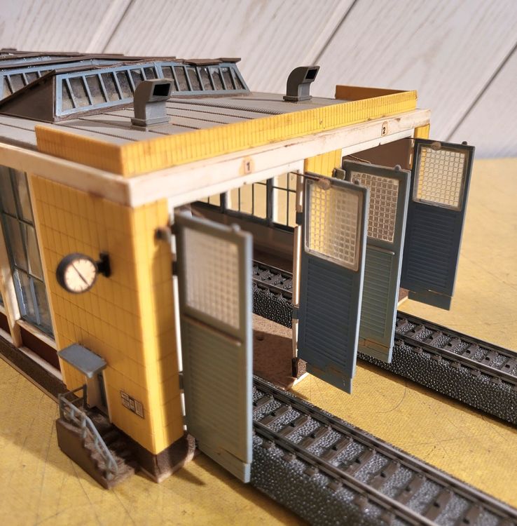 LOKREMISE - HO - 2 Gleisig - L=35 cm / B=17 cm / H=11 cm (Gebraucht) in ...