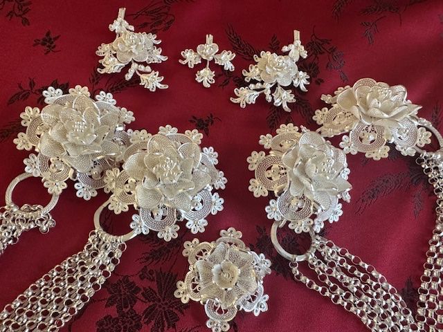 Berner Tracht, Trachtenschmuck, Silber 925 (Gebraucht) in Hindelbank für CHF 1090 – mit ...