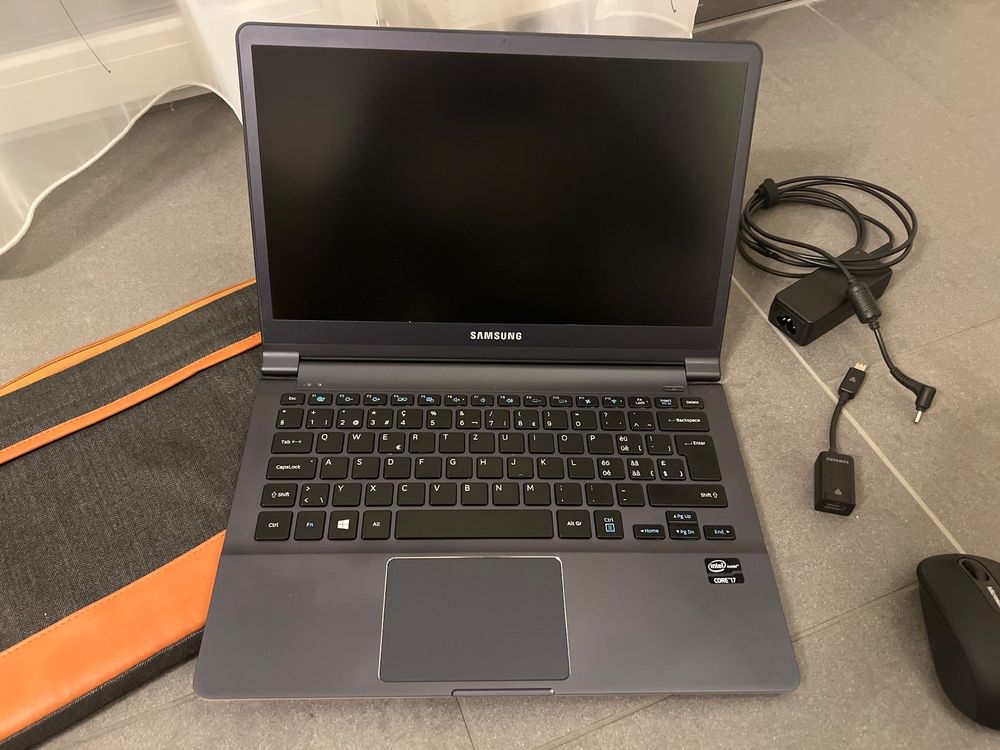 Notebook Samsung Series 9 Ultrabook 13.3 Zoll mit i7 / SSD | Kaufen auf ...