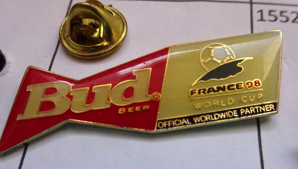 Pin BUD BEER World Cup (Gebraucht) in Utzenstorf für CHF 1 – mit ...